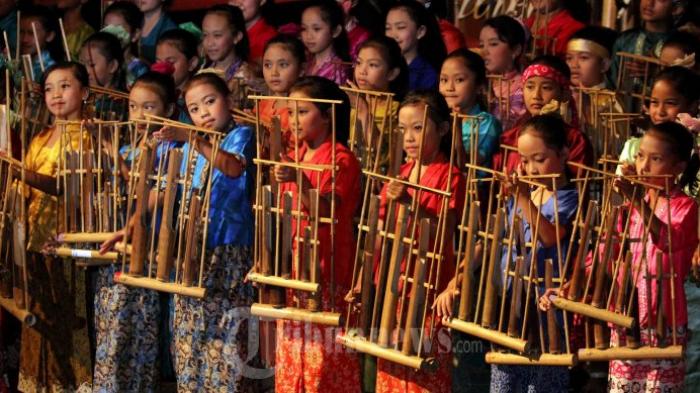 Angklung Keren yang Mendunia ~ Pesona Indonesia