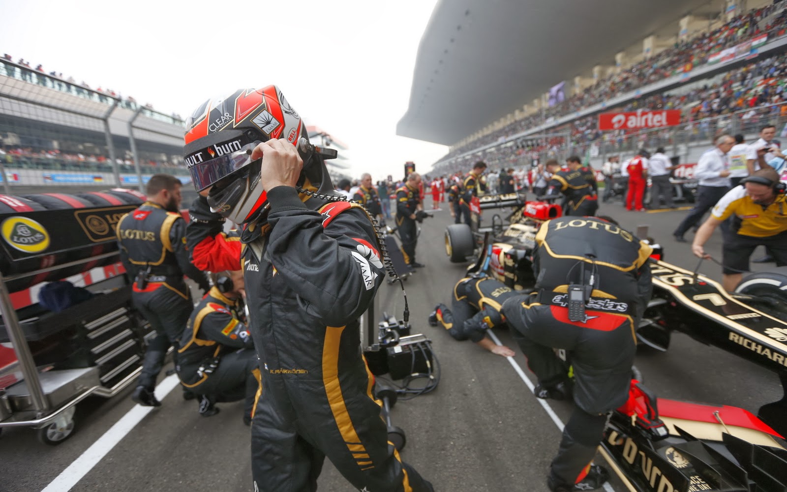 2013 INDIAN GP: RACE IN HIGH RESOLUTION IMAGES - FORMULA 1