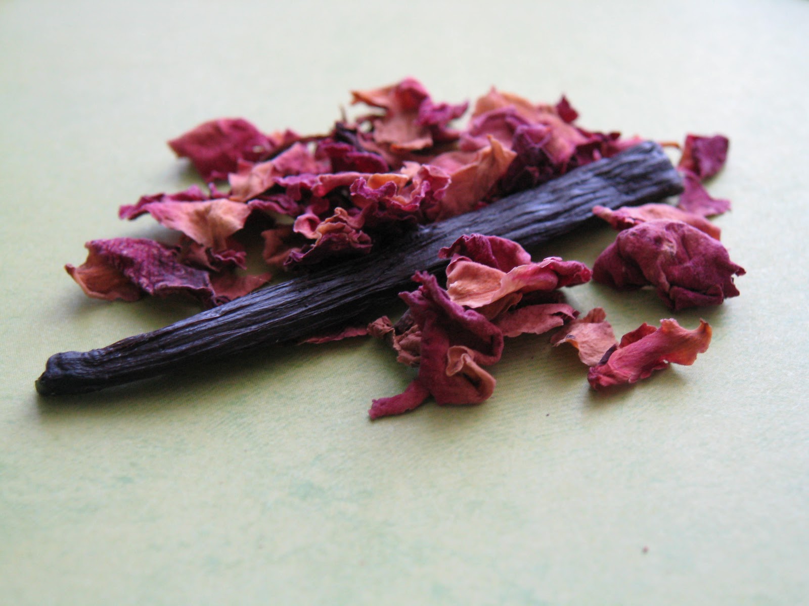 Mother McCaul's Herbal: Vanilla Rose Herbal Chai