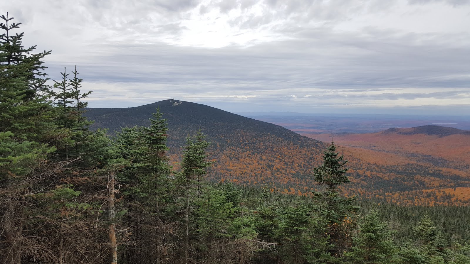 Les montagnes au Québec: Mont Saint-Joseph / Mont Victoria / Mont Mégantic