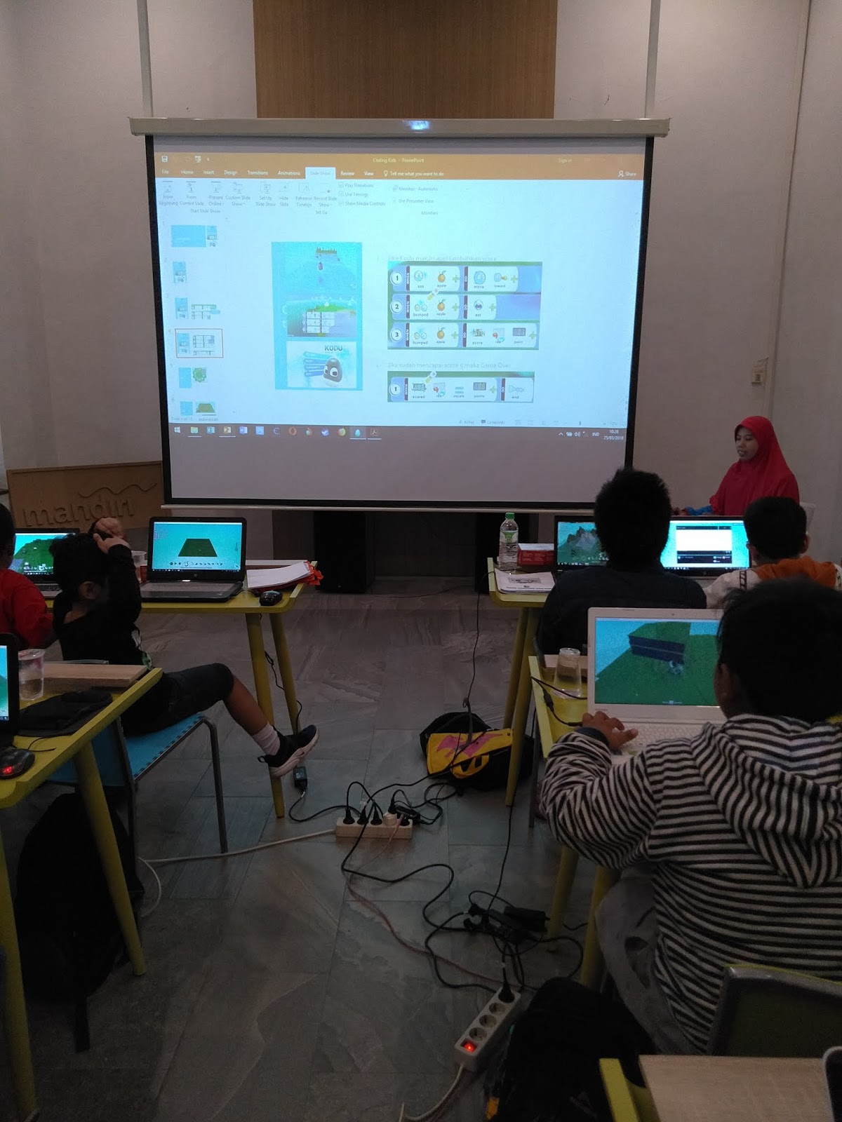 Manfaat Anak Belajar Coding - Akademi Prasetyorini Manfaat Anak Belajar Coding - Akademi Prasetyorini