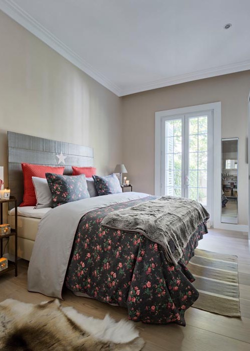 UN COMODO INTERIOR VESTIDO DE NAVIDAD [] COMFORTABLE CHRISTMAS INTERIOR