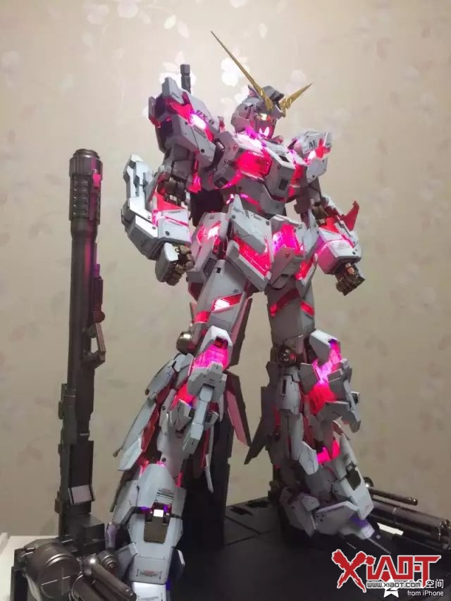 Custom Build: PG 1/60 RX-0 Unicorn Gundam + LED [Detailed]