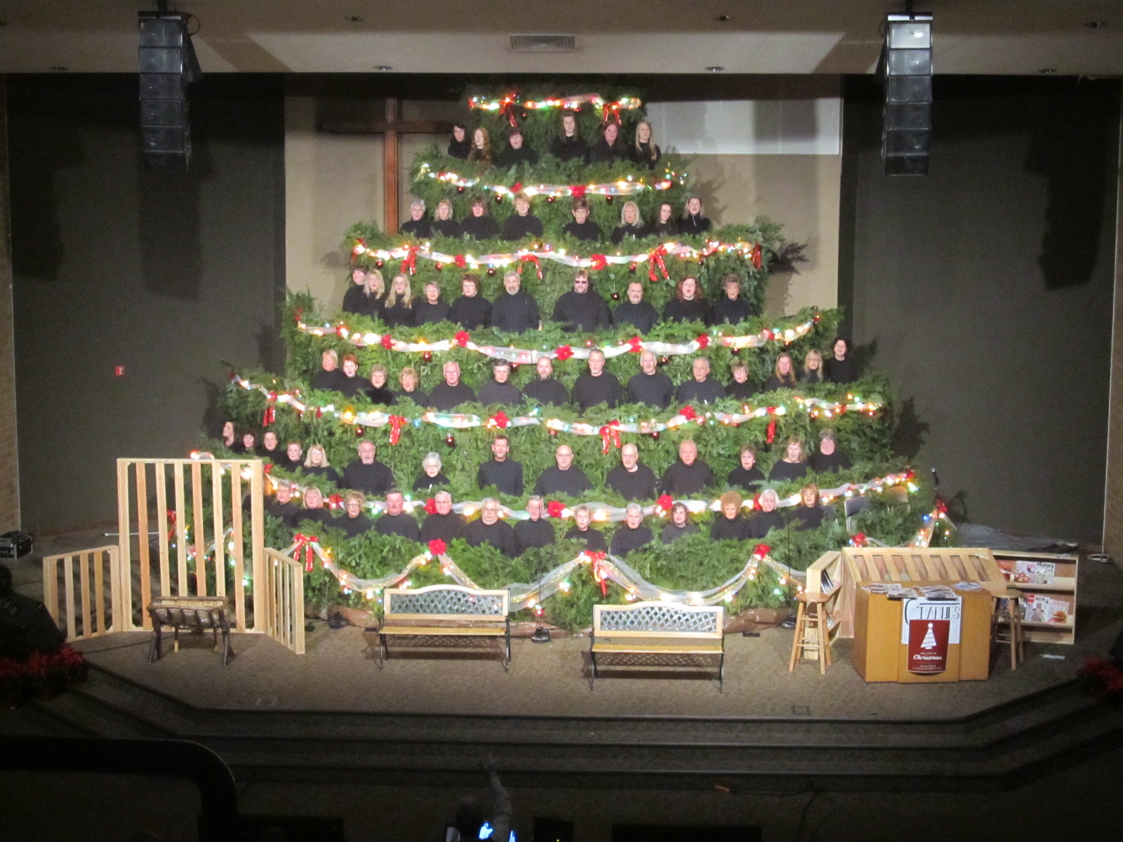 SW WA Stage & Theater Arts Review: REVIEWS: Singing Christmas Tree an ...