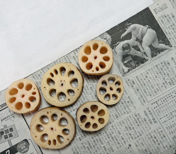 52 Quilters: Week 9 ― Fabric stamping with lotus roots