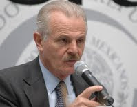 Temas y sucesos // Diálogos : DIALOGOS DE POLITICA