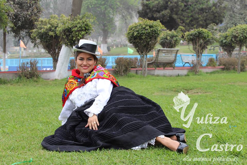 FOLCLORE DEL PERÚ: YULIZA CASTRO