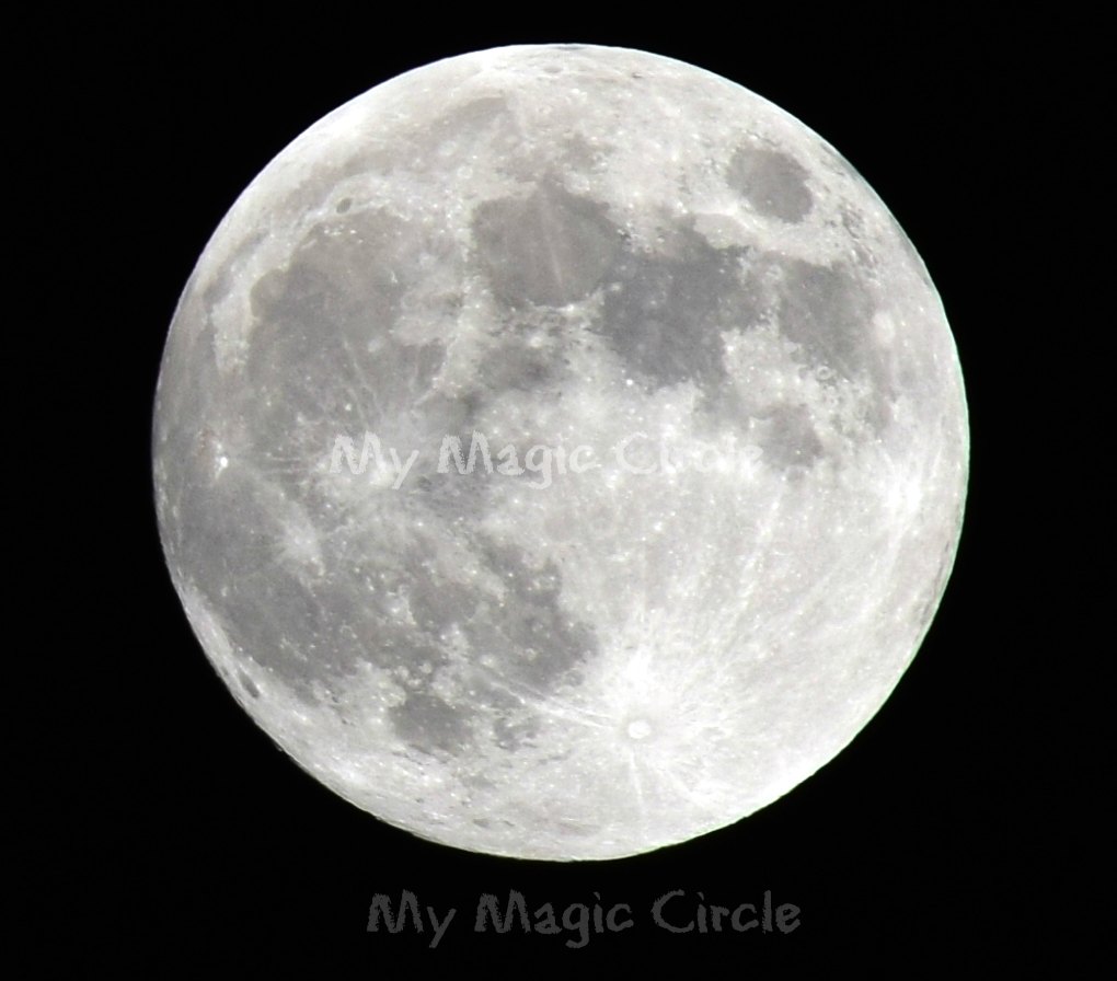 My Magic Circle: Moon Magic, Full Moon Oil, and Blue Moon Magic
