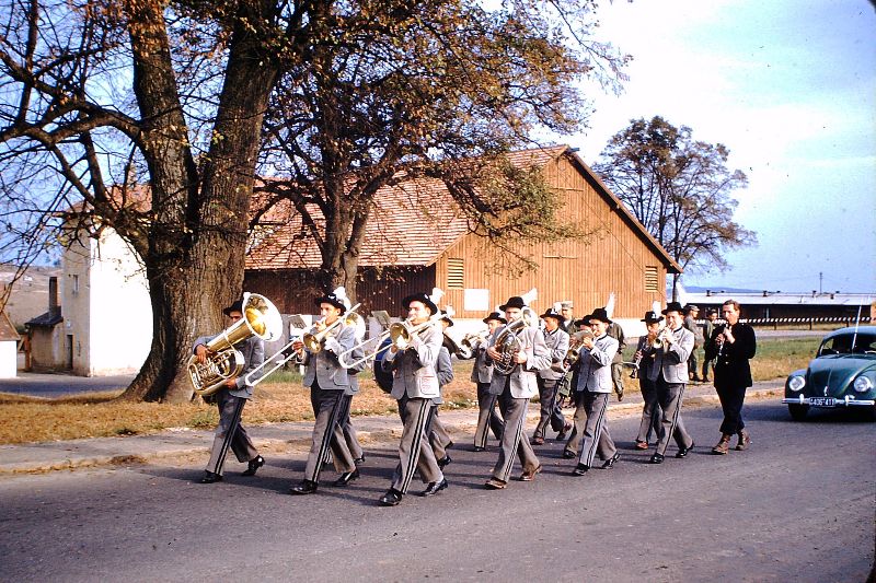 Fascinating Snapshots That Capture Street Scenes of Germany in the ...