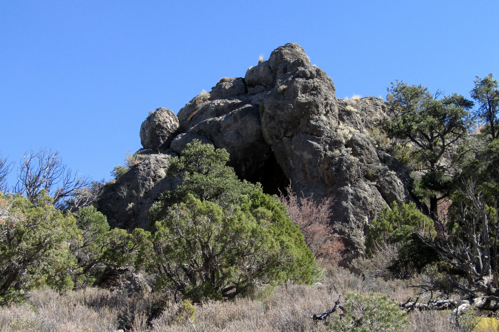 Hike Descriptions - (See disclaimer to right.): M