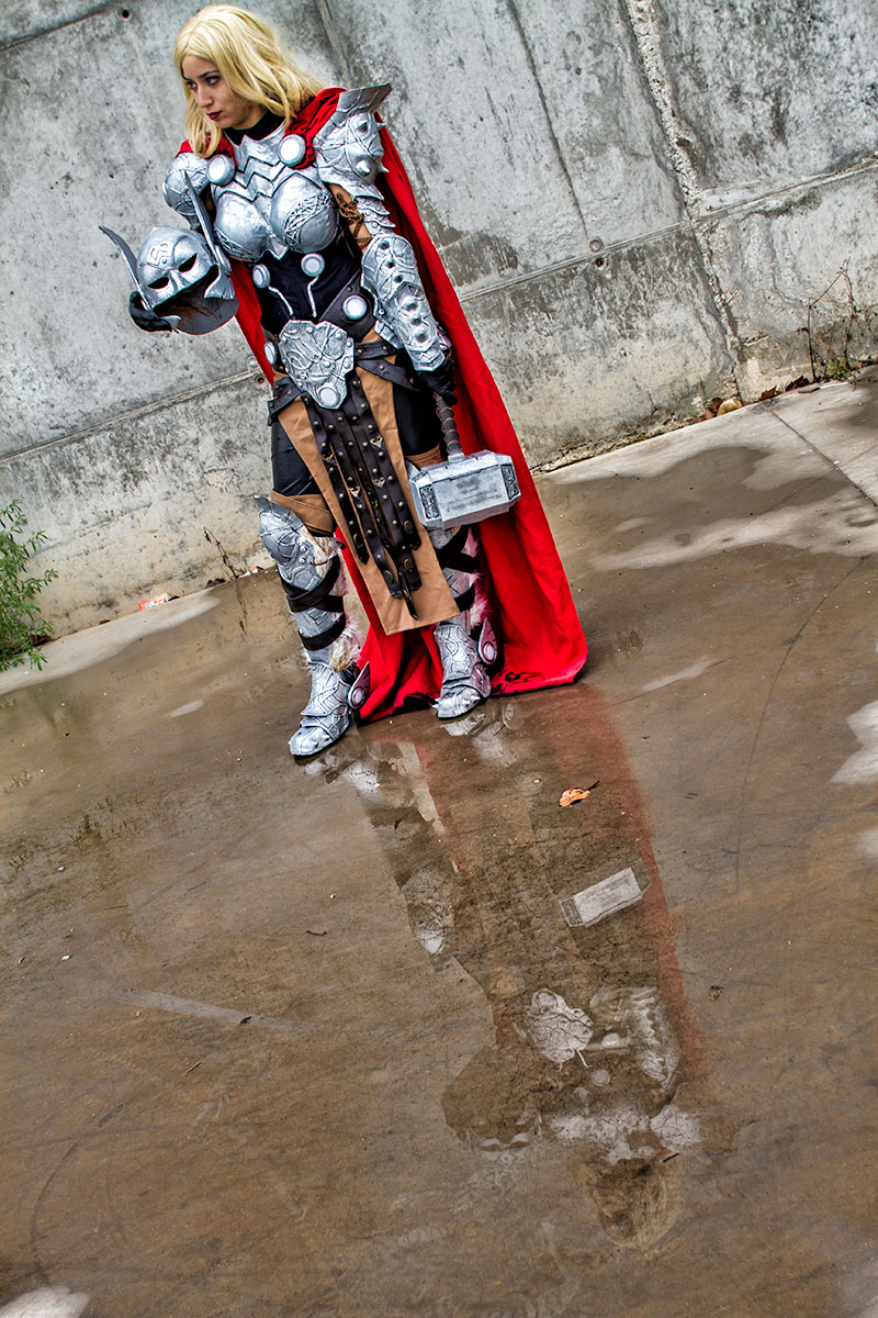 QLIO.ORG - FOTOS: Thor Cosplay Ladydevilrose Marvel Avenger