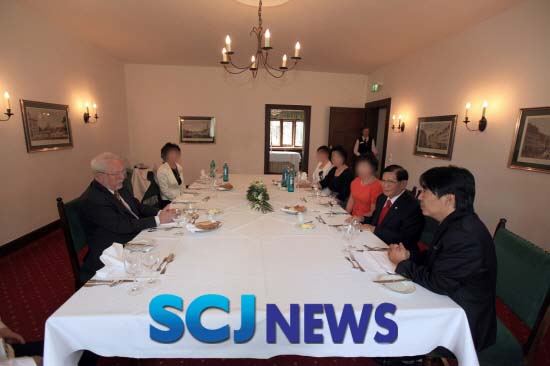 Shinchonji and Faith: The pastor Man Hee Lee meeting Former Prime ...