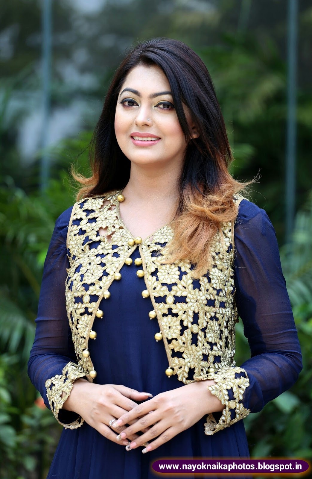 Bangladeshi Actress Nipun Photos ~ Nayoknaikaphotos.blogspot.in