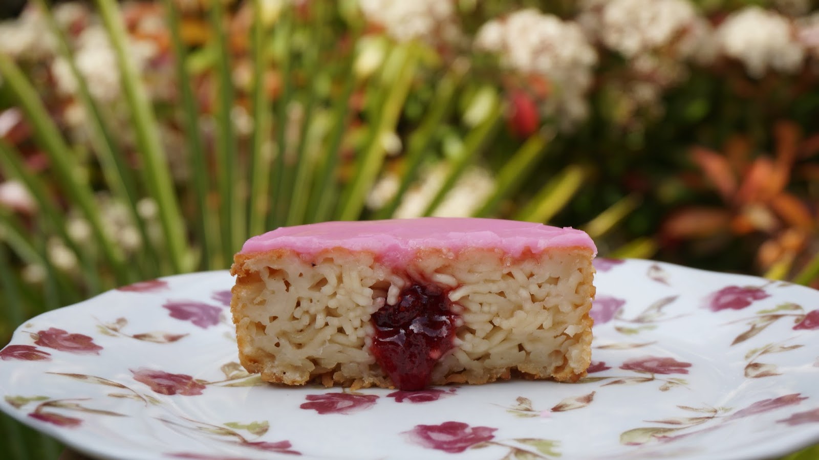 Ramnut , Donut de Ramen con horchata ~ Pasteles de colores