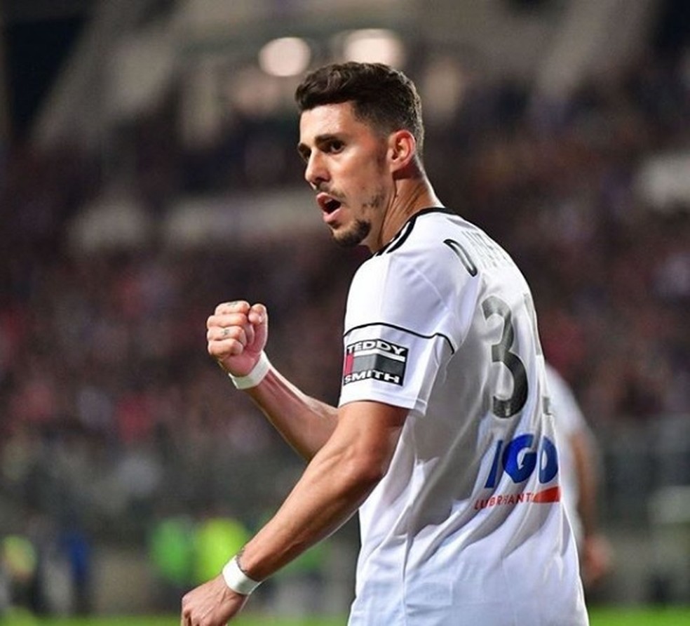 Danilo Avelar Ucrania : Copa do Brasil: Em sua estreia, Danilo Avelar ...