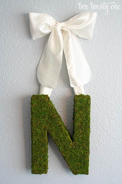 Everlasting Occasions: Monogram moss letter