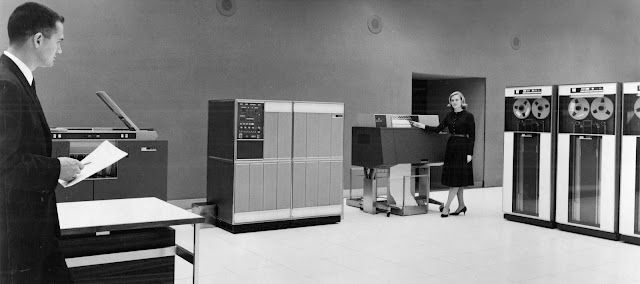 Contemplar las cenizas: "IBM 1401, a User´s Manual" (2006) de Jóhann ...