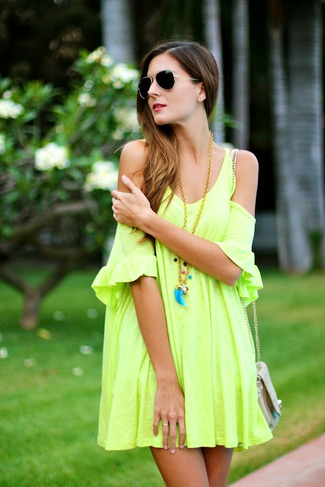 Marilyn's Closet - FASHION BLOG: SIMPLE NEON