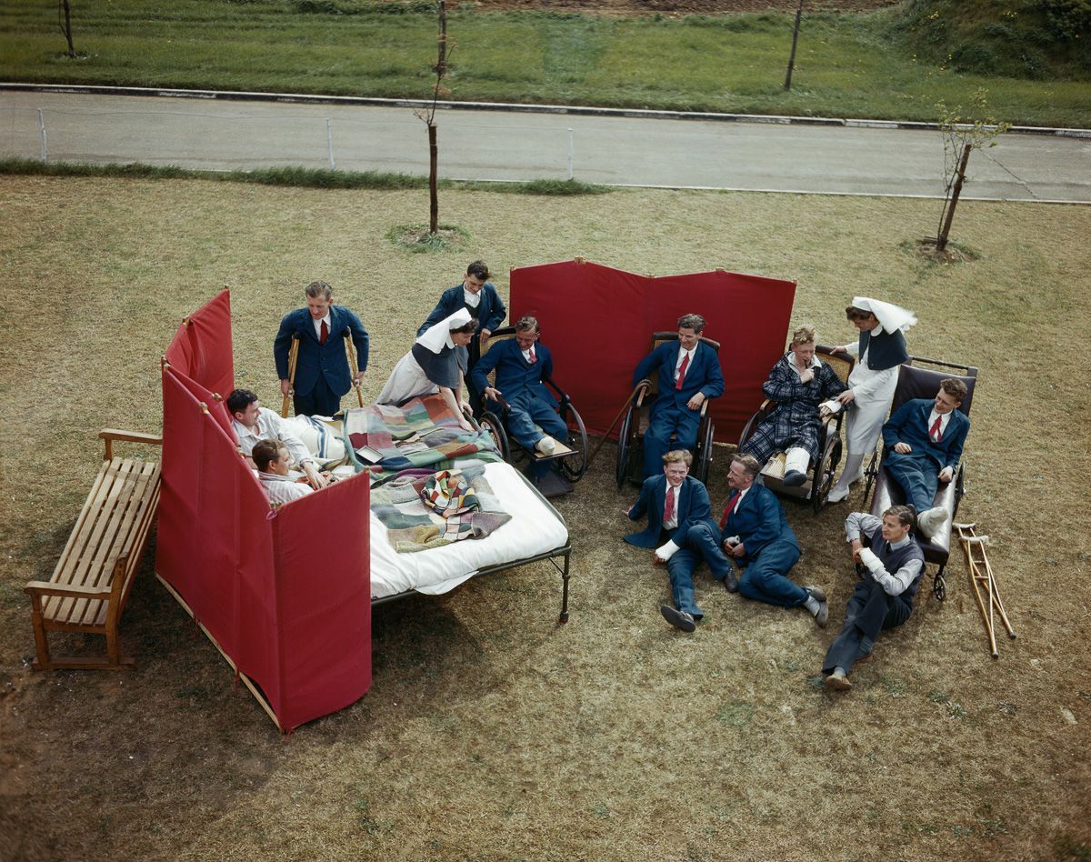 Incredible Photographs That Show World War II in Brilliant & Immersive ...