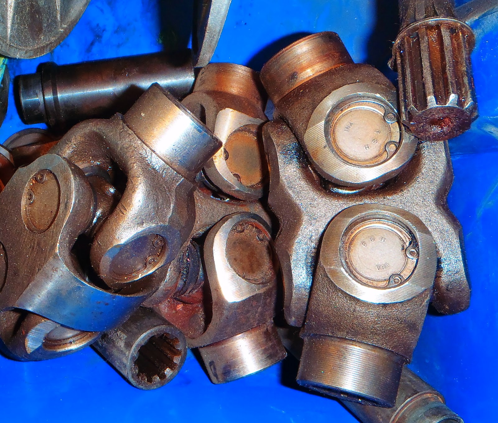 motomatin projektit: Guzzin perävaihde ja kardaani