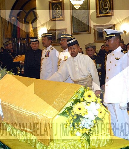 WARISAN RAJA & PERMAISURI MELAYU: 26 Ogos 2003 : Kemangkatan Sultanah ...
