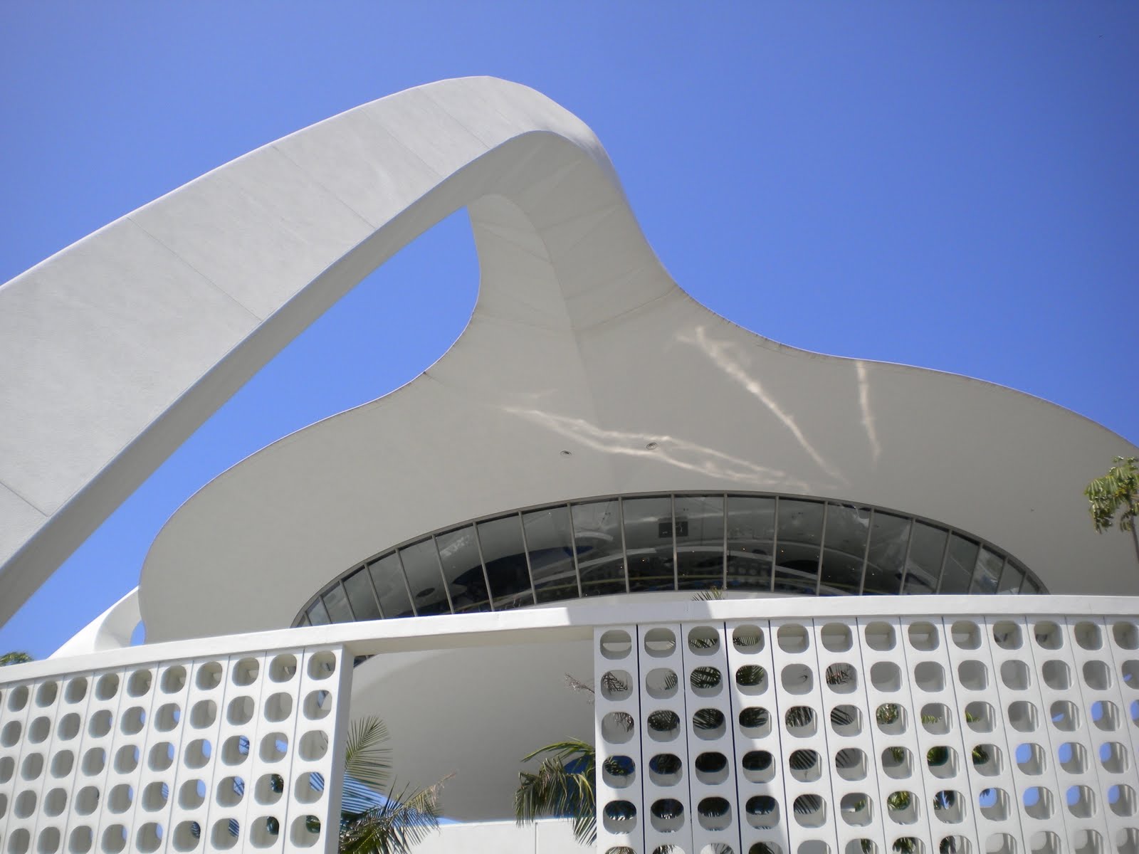 Silver's Travels: The Theme Building @ the Los Angeles Airport