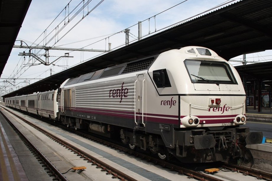 Rails sense fronteres: Locomotores Dièsel-Elèctriques, sèrie 334, de Renfe.