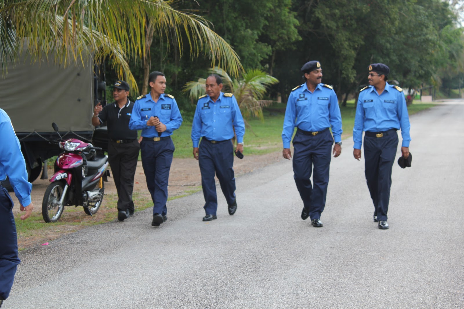 ALAM's ROTU-Navy Official Blog: LATIHAN PENEMBAKAN SENJATA KECIL