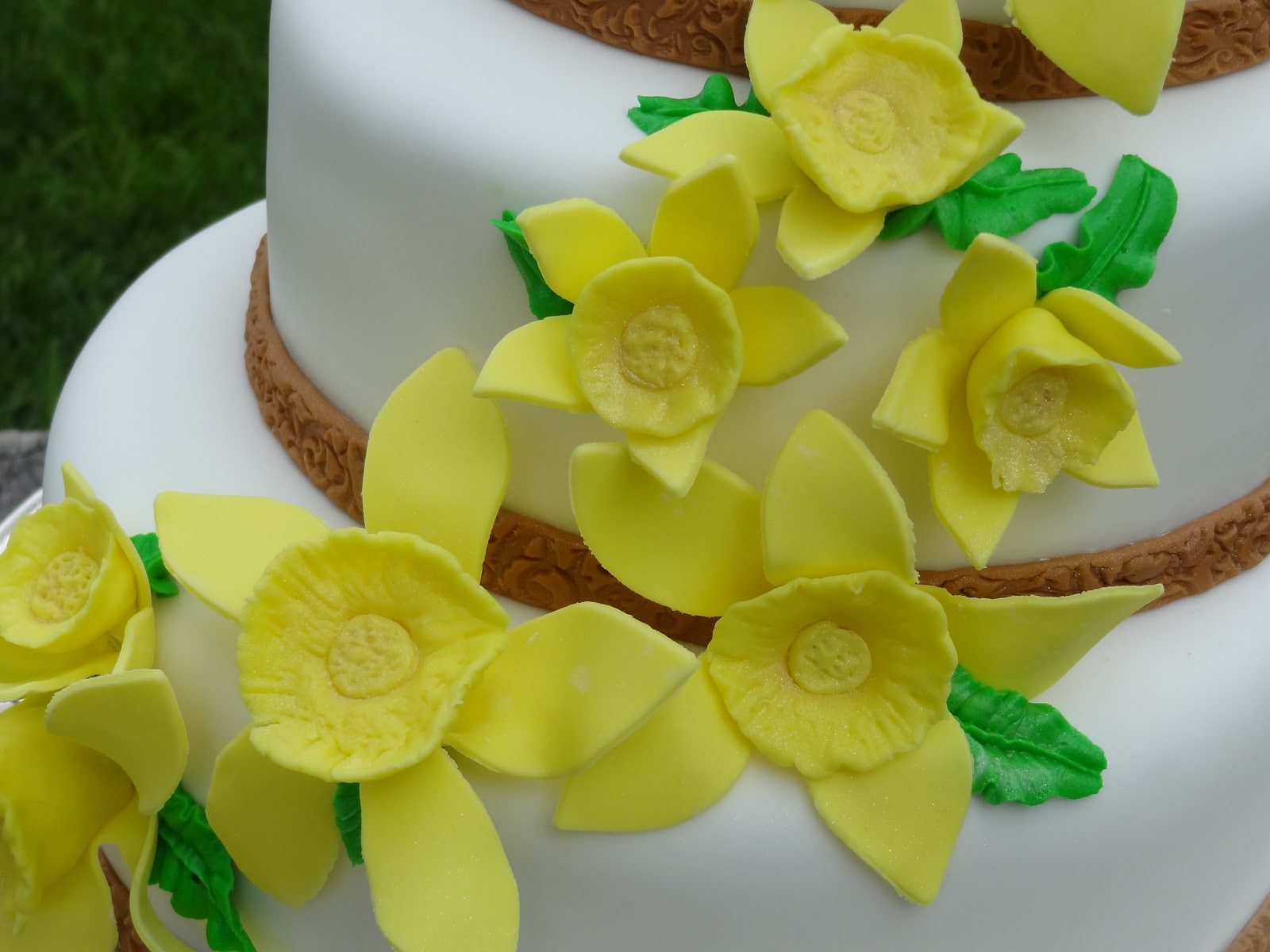 Sew Sweet Creations: Daffodil Cake
