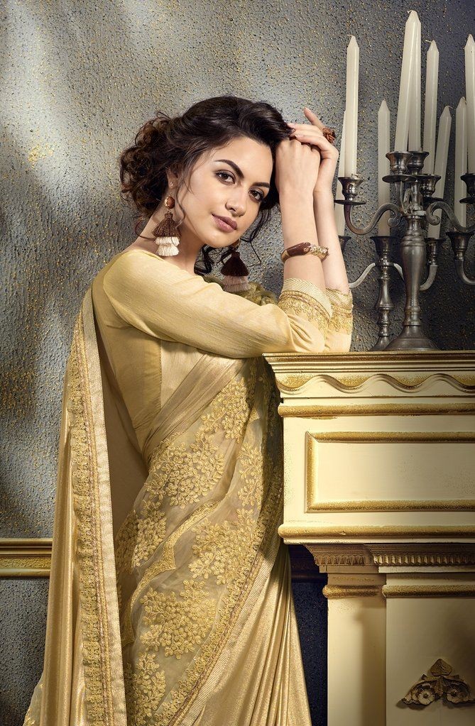 Indian Actresses and Models : Beautiful Models in Saree