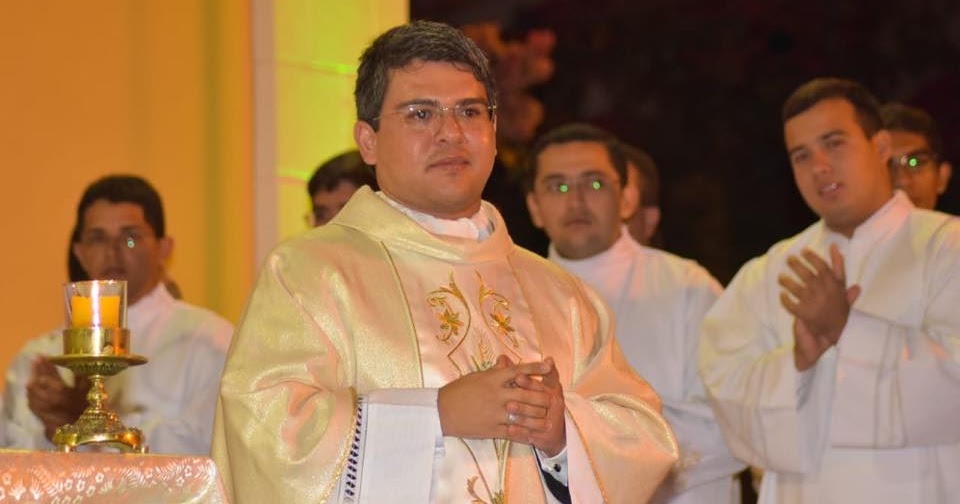 Igreja Católica de Rajada: Padre José Rogério recebe posse na Catedral ...