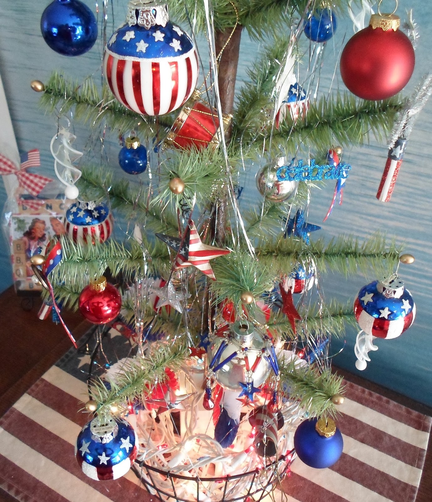 Happier Than A Pig In Mud: 4th of July Tree-2016