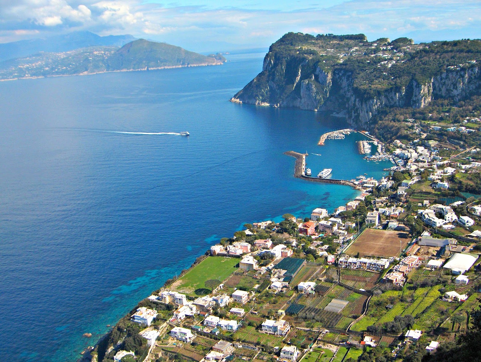 Travelblogger: Városlátogatások: Capri szigete