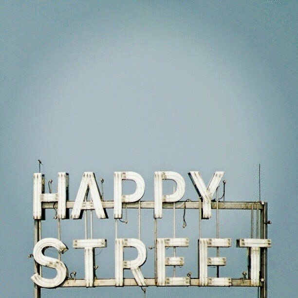 Un chicle en mi tacón: HAPPY STREET