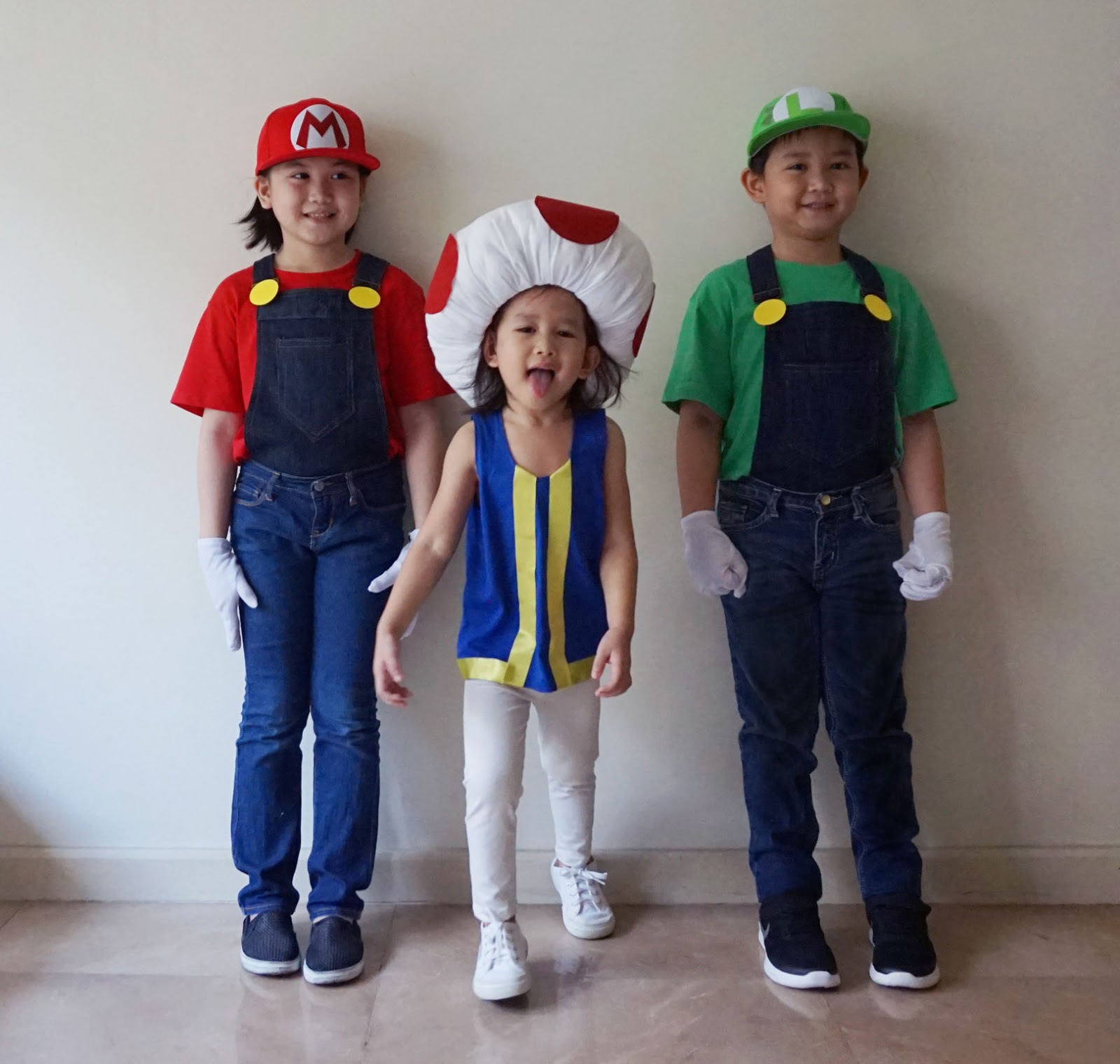 MrsMommyHolic: DIY Mario Bros. and Toad Costume