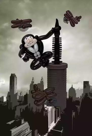 Artist creates cartoon characters out of balloons (photos)