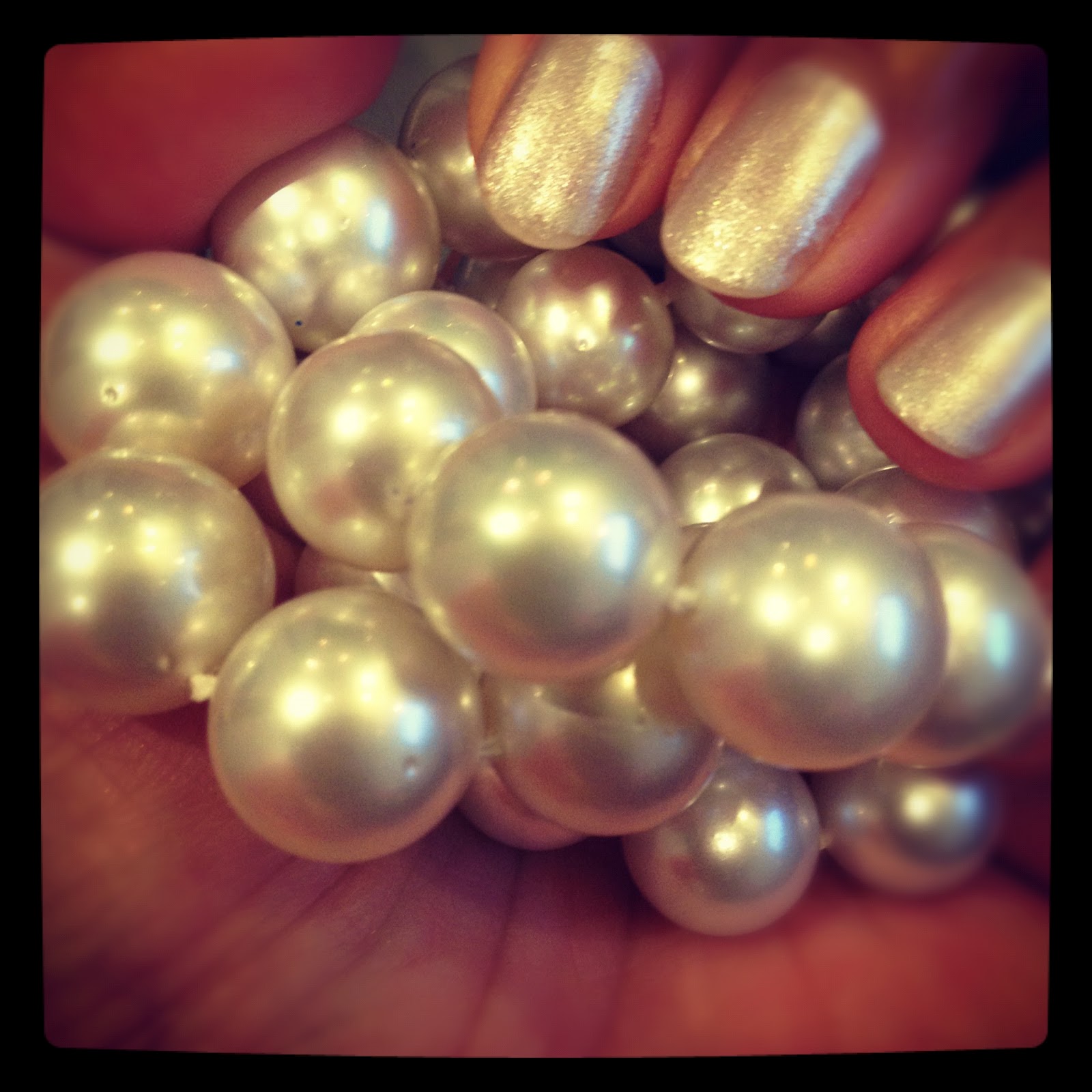 .: Precious Pearls.