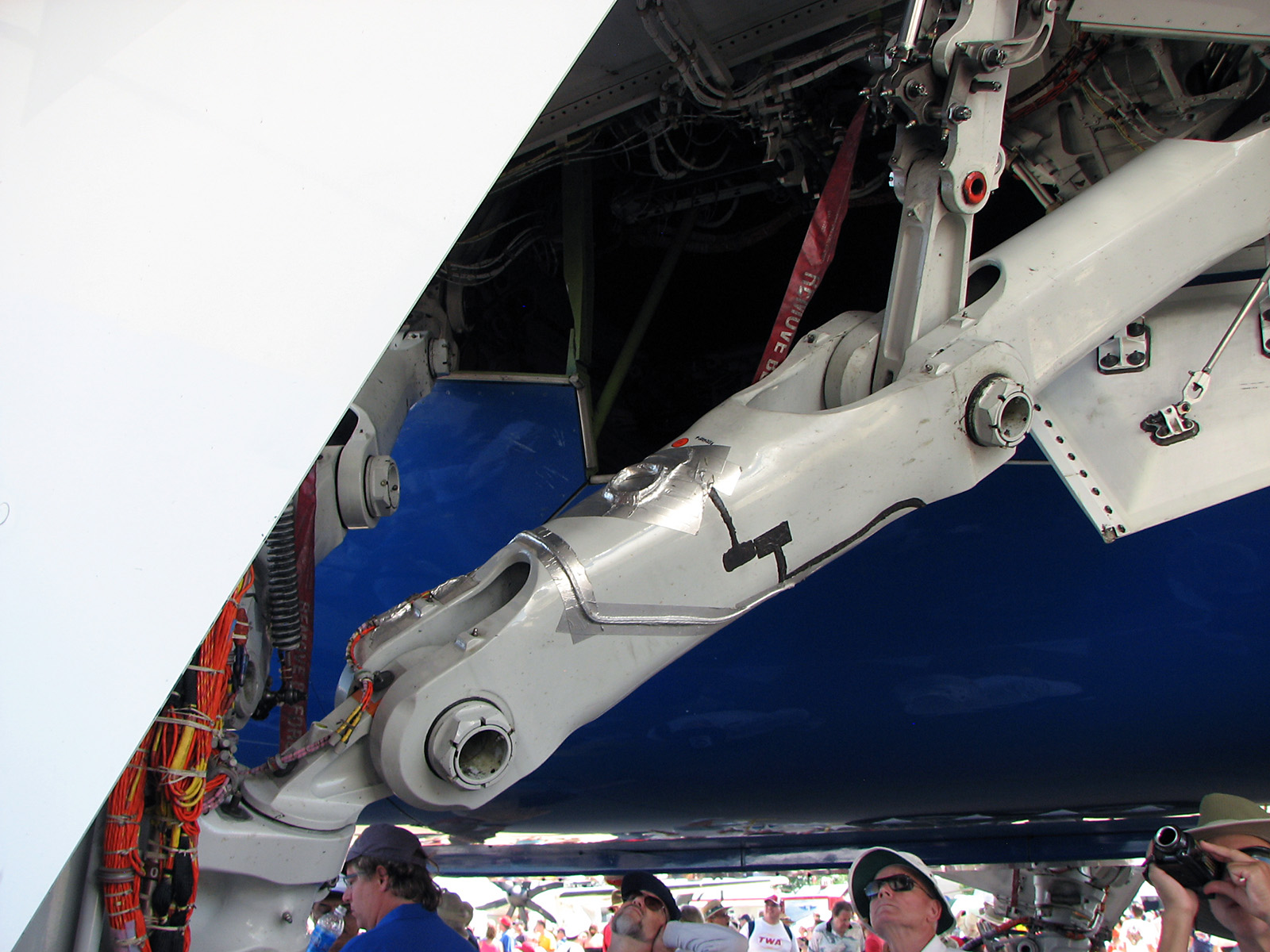 A mile of runway will take you anywhere.: A day at Airventure