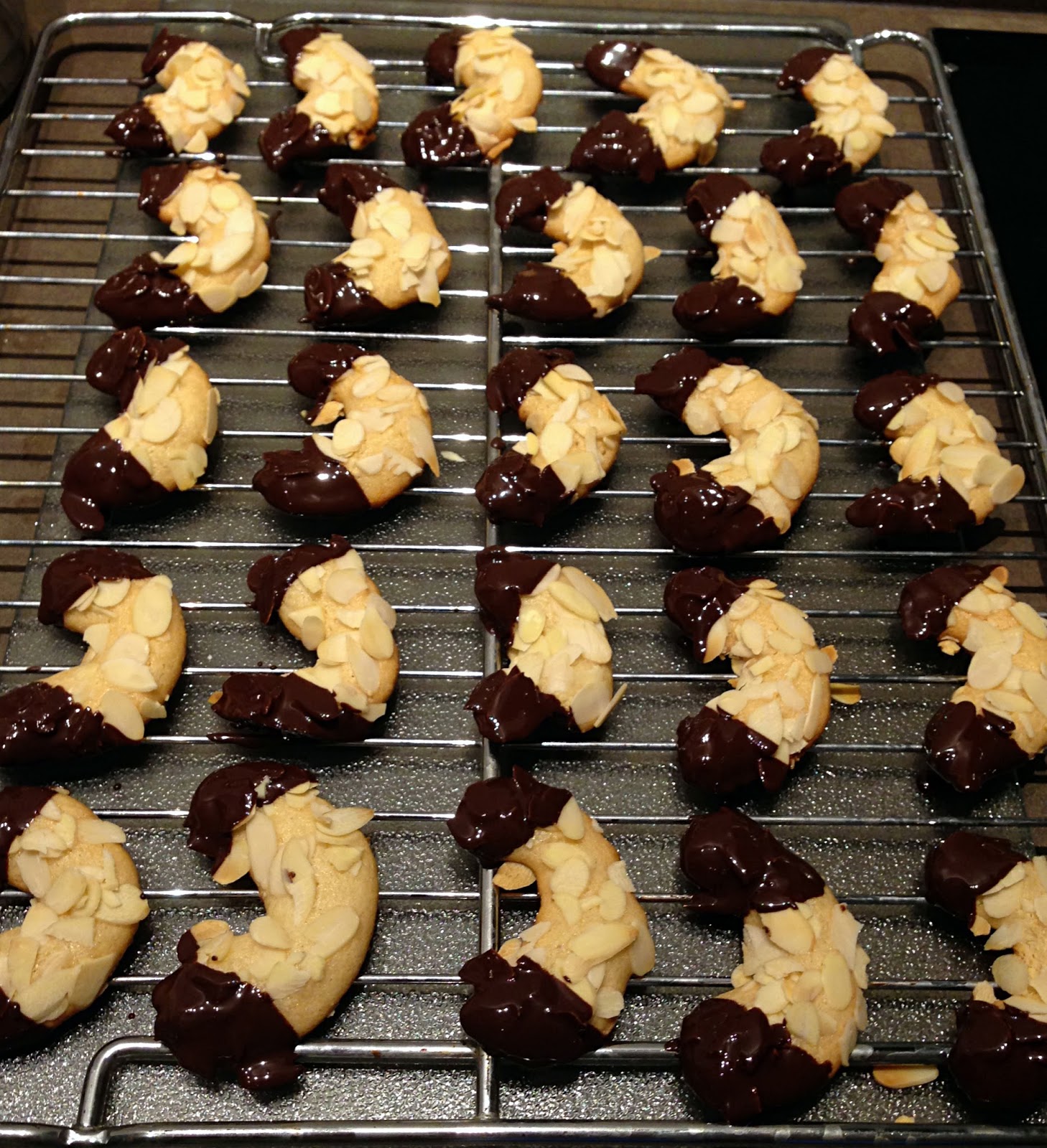 Pudica's Food Corner: Almond-Marzipan Cookies - It's this time of year ...