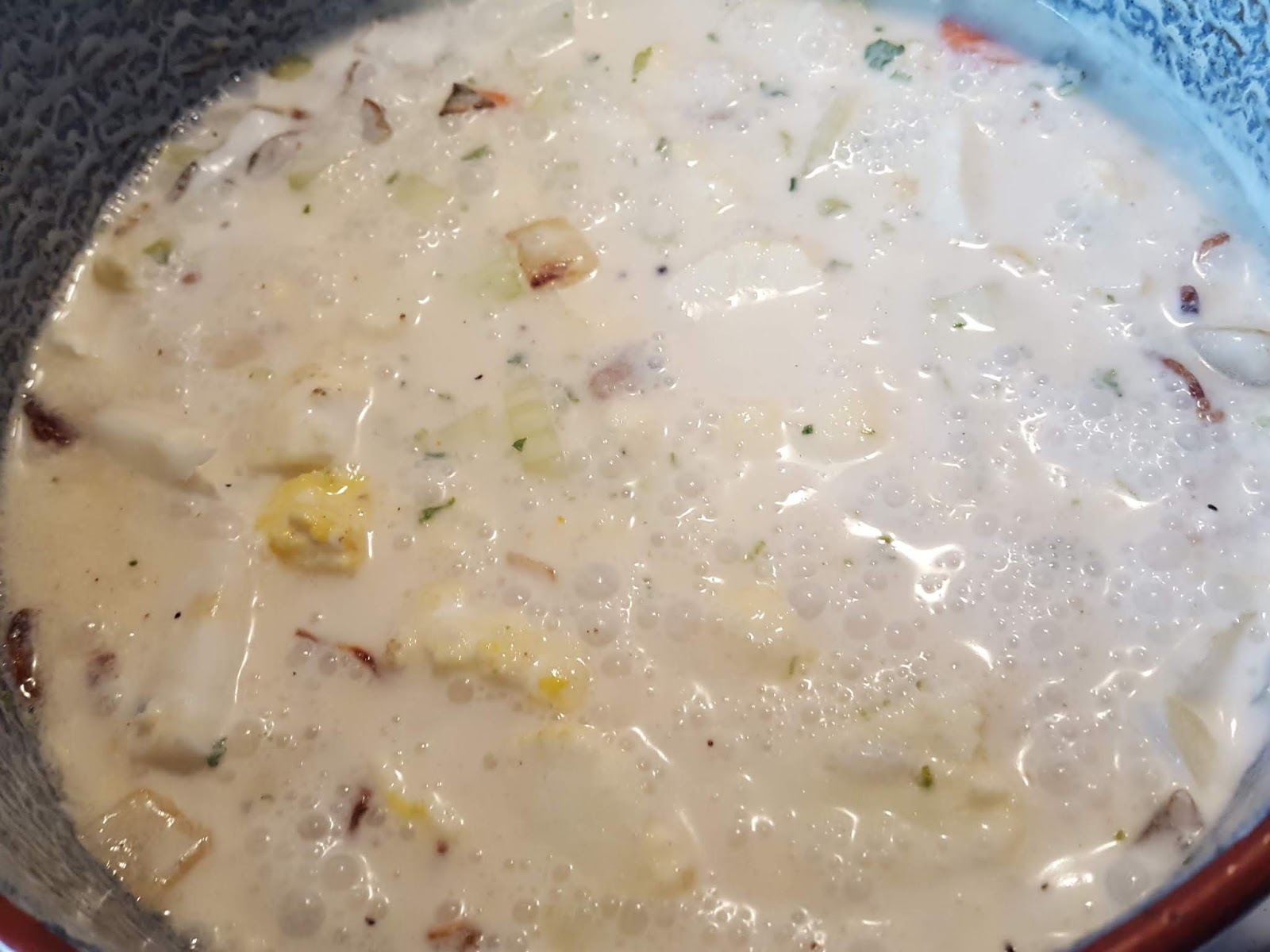 Starving Artists in the Kitchen: New England Fish Chowdah! GOOOOoooood.