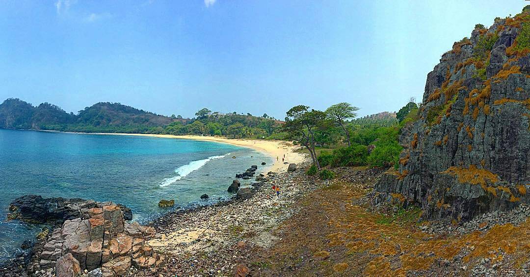 Indahnya Pantai di Sangiang