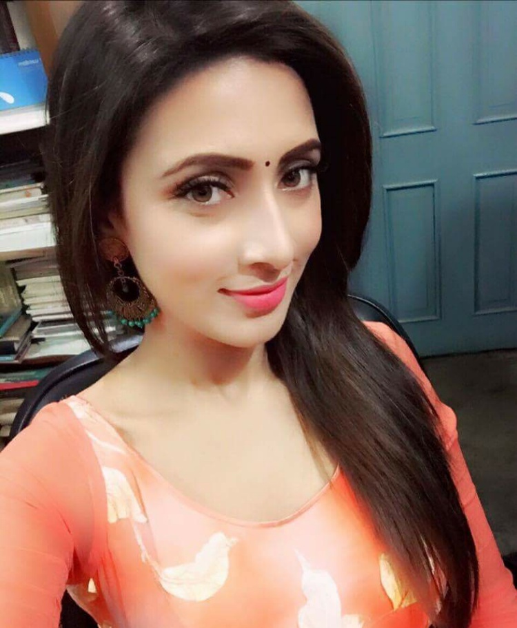 Bangladeshi Actress Bidya Sinha Saha Mim Hot sexy Pictures Collections ...