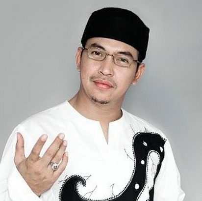 CORETAN SIBUY: 7 USTAD & USTADZAH TERKENAL DI INDONESIA