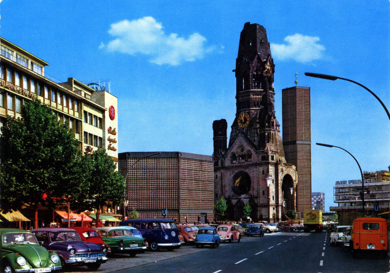 30 Brilliant Vintage Postcards That Show Everyday Life of West Berlin ...