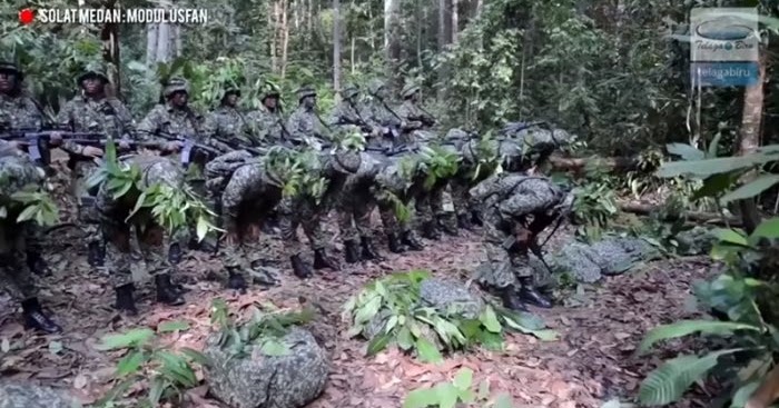 Berbagi Ilmu...!!! Tata Cara Sholat Prajurit TNI di Medan Perang. LIHAT ...
