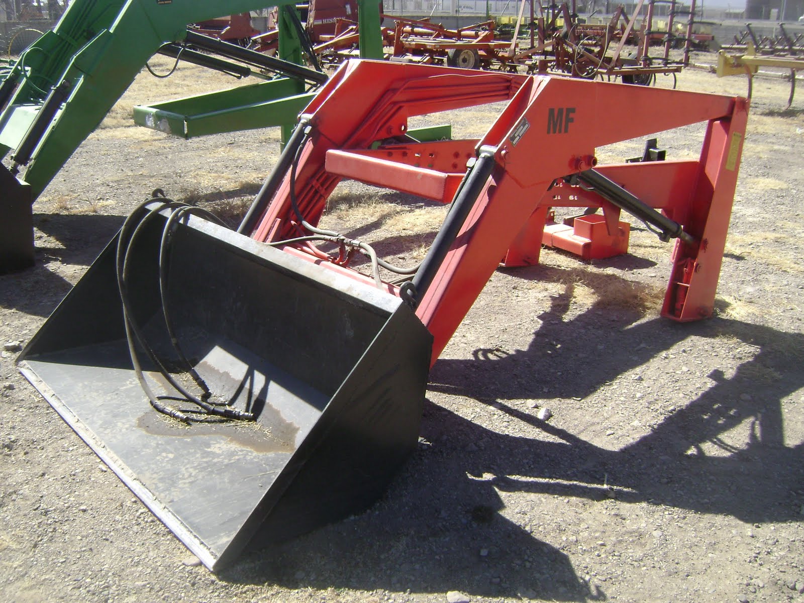 MAQUINARIA AGRICOLA INDUSTRIAL: Pala Para Tractor Massey Ferguson 6 ...