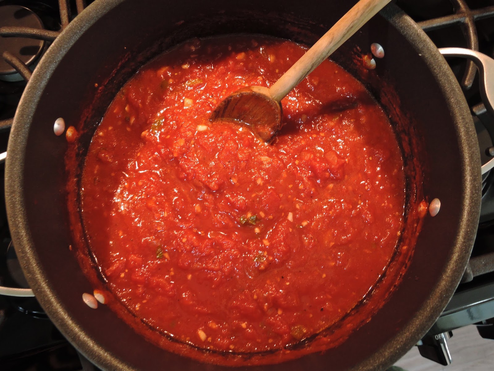 The Briny Lemon: Slow-Simmered Red-Wine Marinara