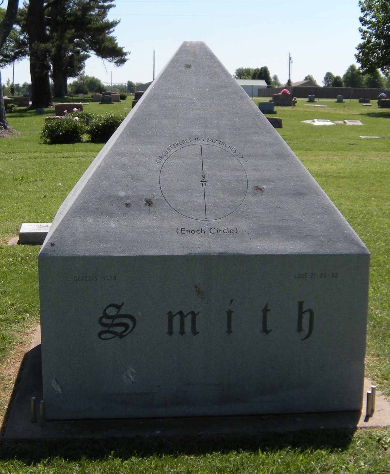 Escape to the Silent Cities: The Great Pyramid In Missouri