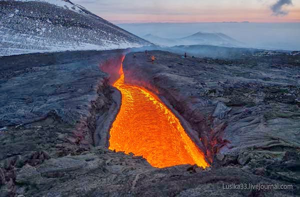 These 2 People Found What Looks Like The Gateway To Hell. Look Inside ...