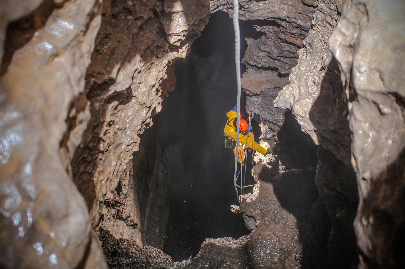 MAIN DRAIN CAVE DIVE EXPEDITION 2016, DIVE GEAR HAUL-IN - ADAM HAYDOCK